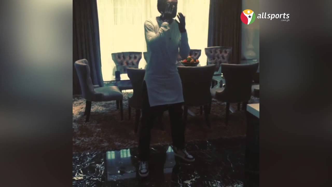 Emmanuel Adebayor Displaying His Dancing Moves | All Sports Uncut - YouTube