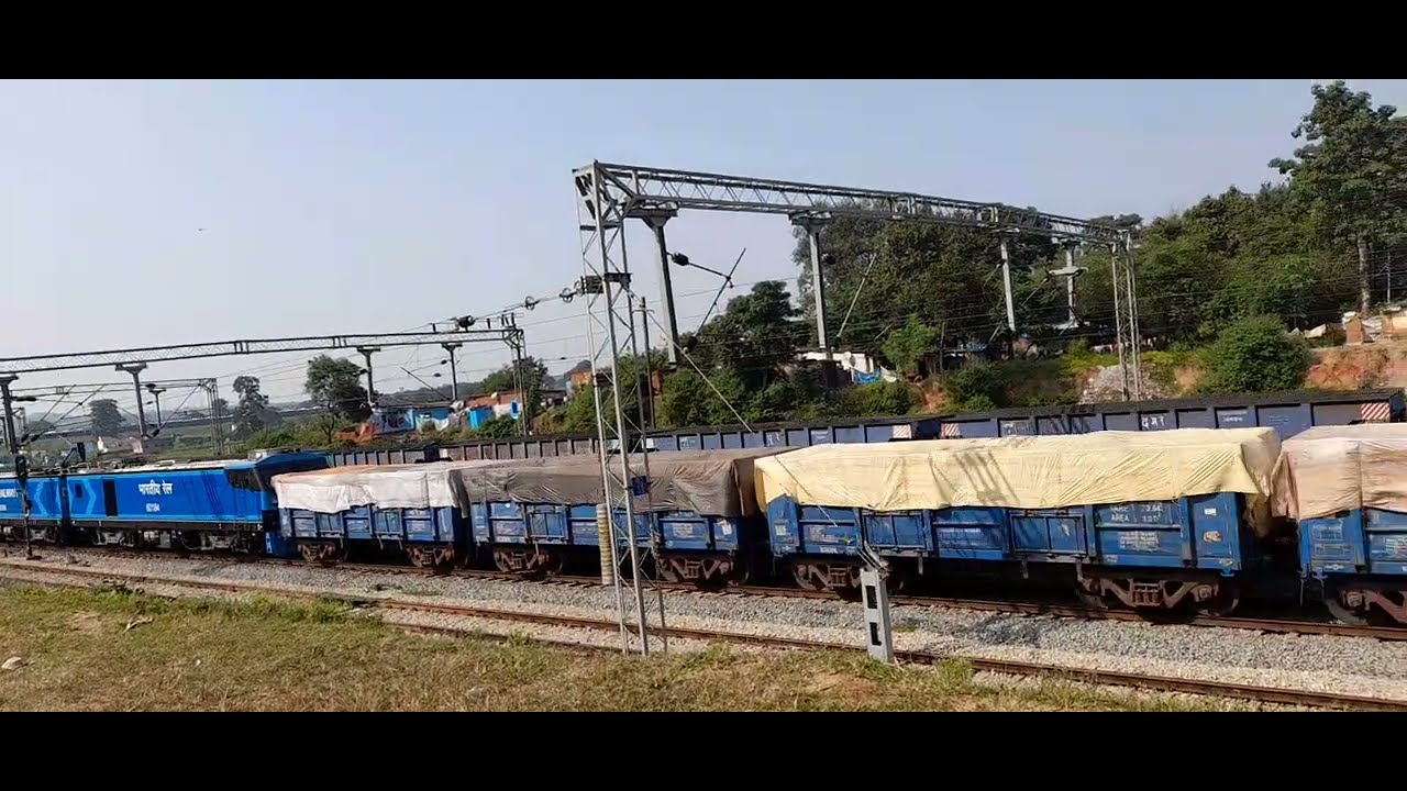 Indian Railway WAG- 12 B and WAG-7 pull fully lodad coal Wagon. - YouTube