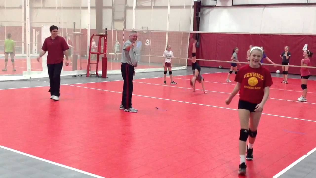 Amazing backwards volleyball kick by 44-year-old Dad - YouTube