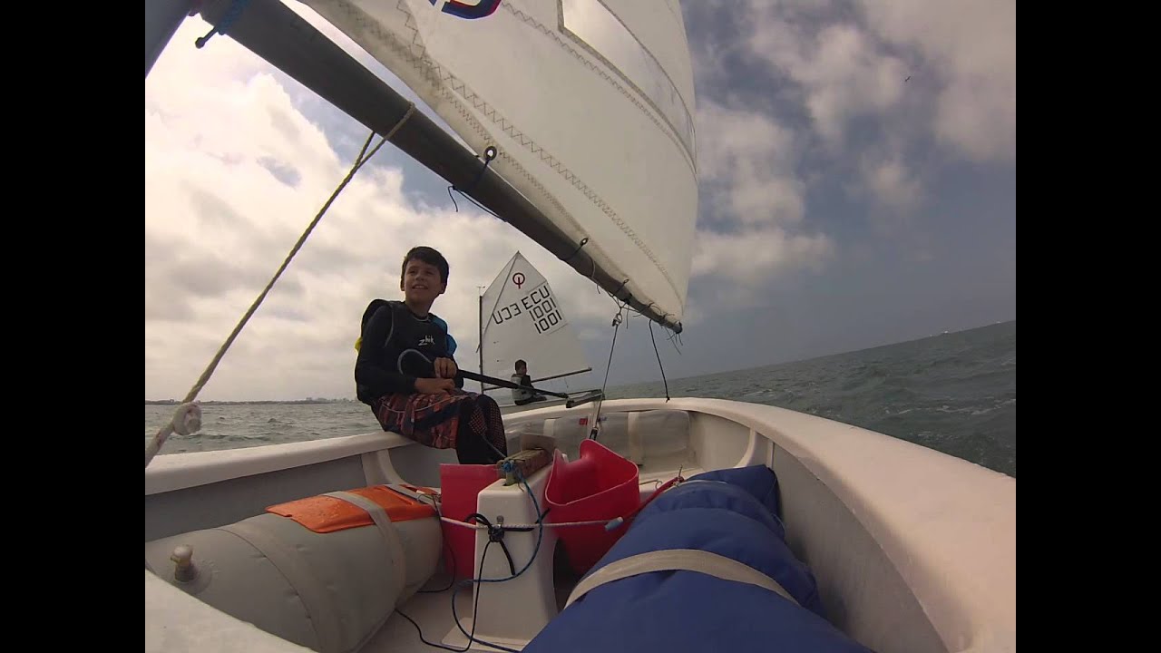 Roll tack optimist - YouTube