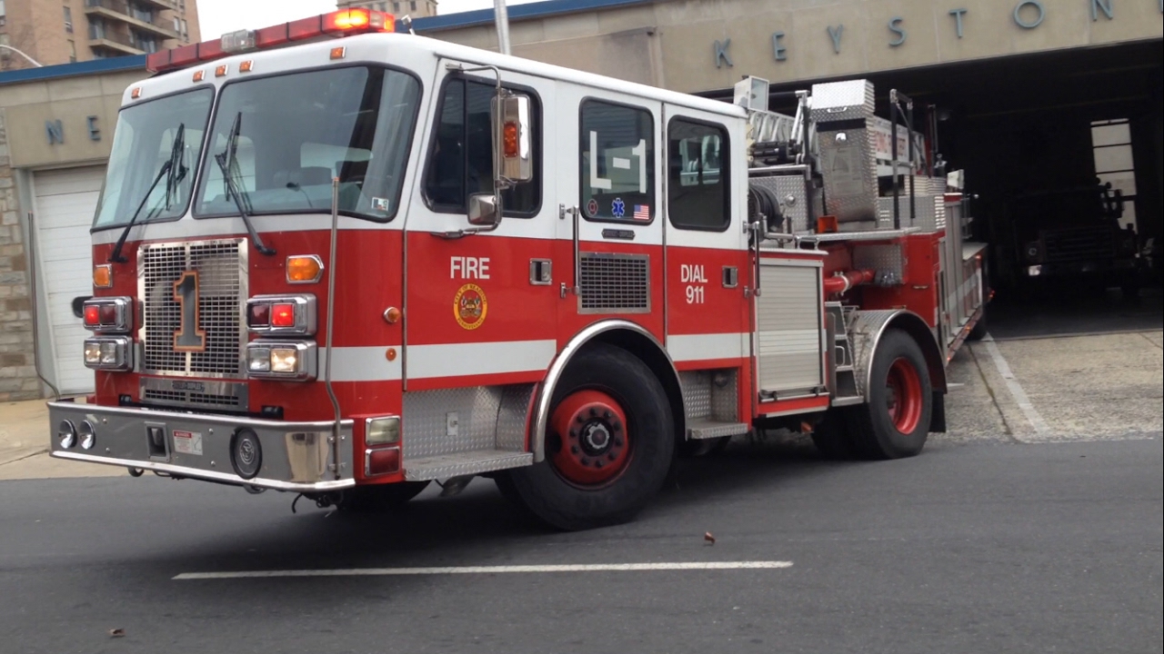 Reading Fire Department Ladder 1 & Engine 3 Responding - YouTube