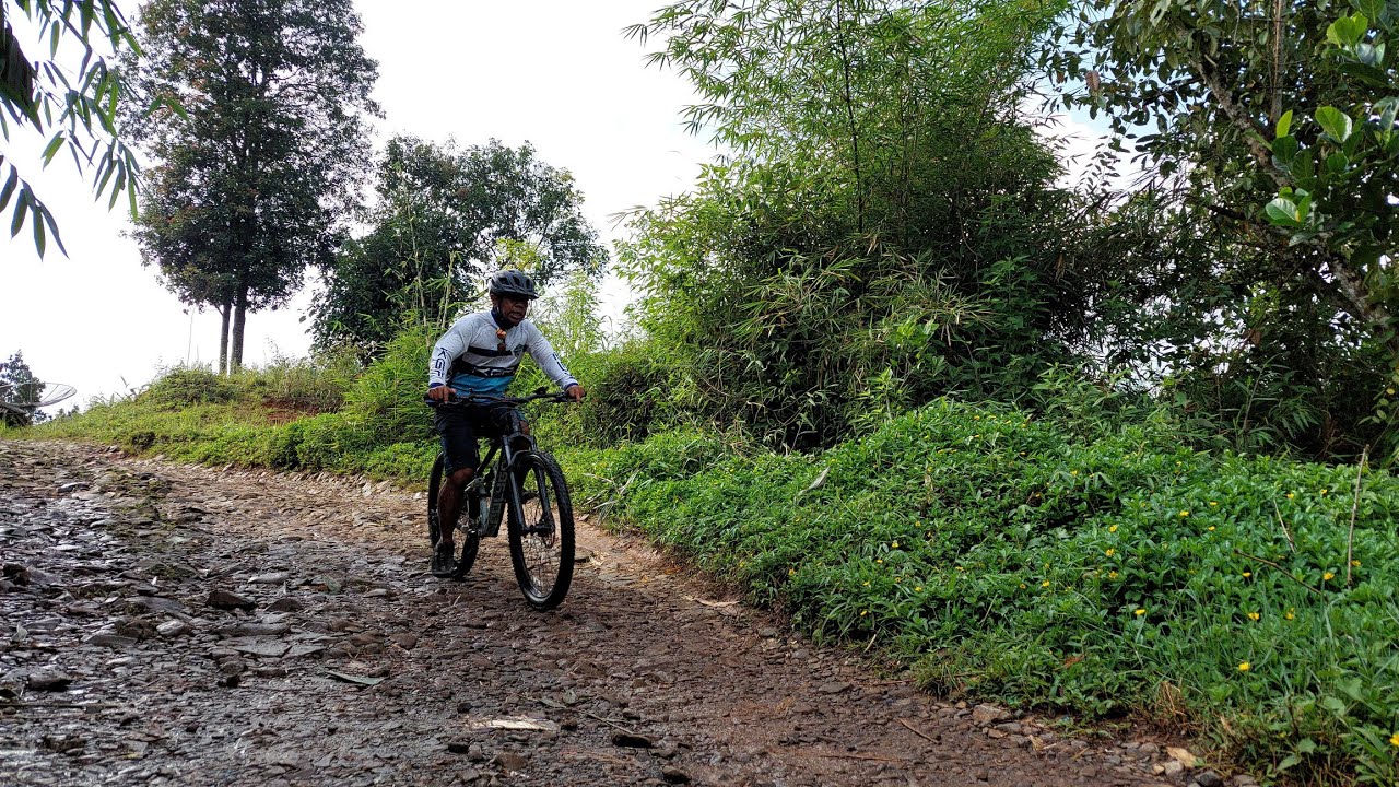 Gunung Halu Via Ciwidey - YouTube