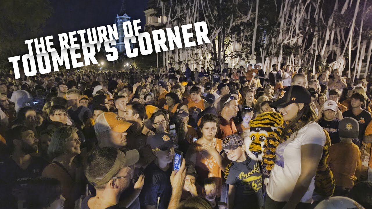 Thousands of fans welcome the return of rolling Toomer's Corner in ...