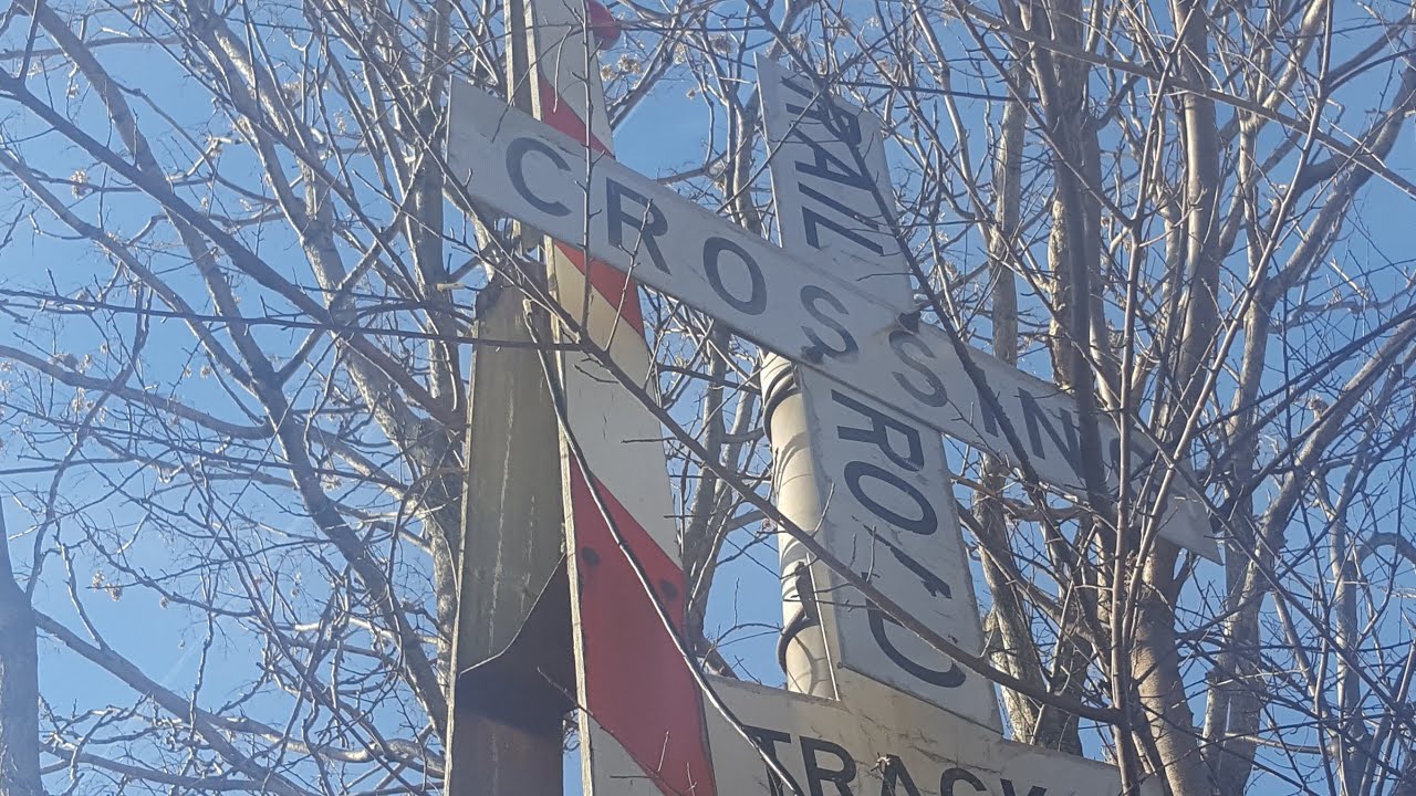 Abandoned Railroad Crossing with Wishbone Gate (25th Street ...
