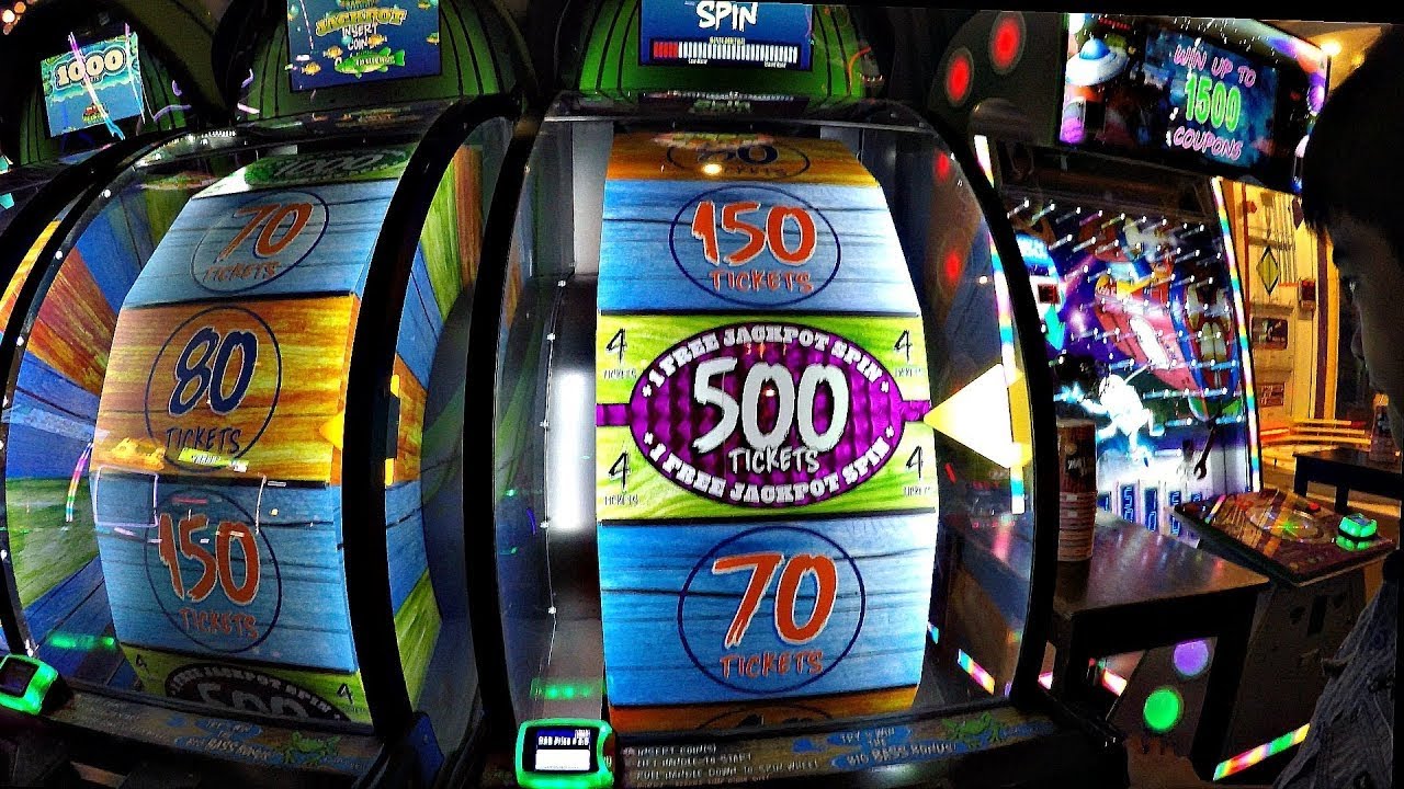 Playing Big Bass Wheel At Chuck E. Cheese Brownsville TX - YouTube