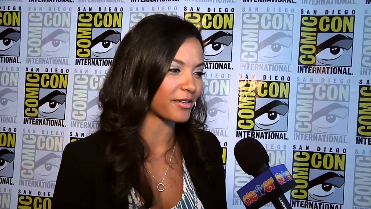 Jessica Lucas Cult Interview: Comic Con 2012 - YouTube