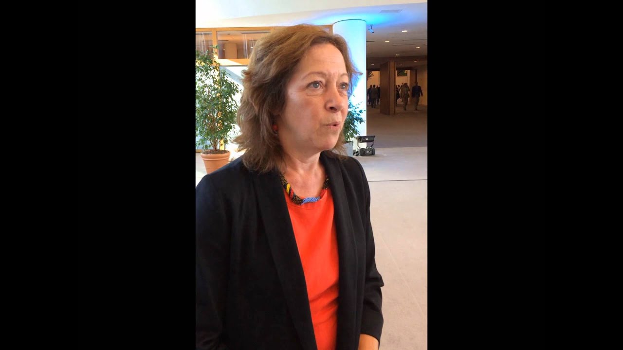 Why Welsh is important to Jill Evans MEP - YouTube