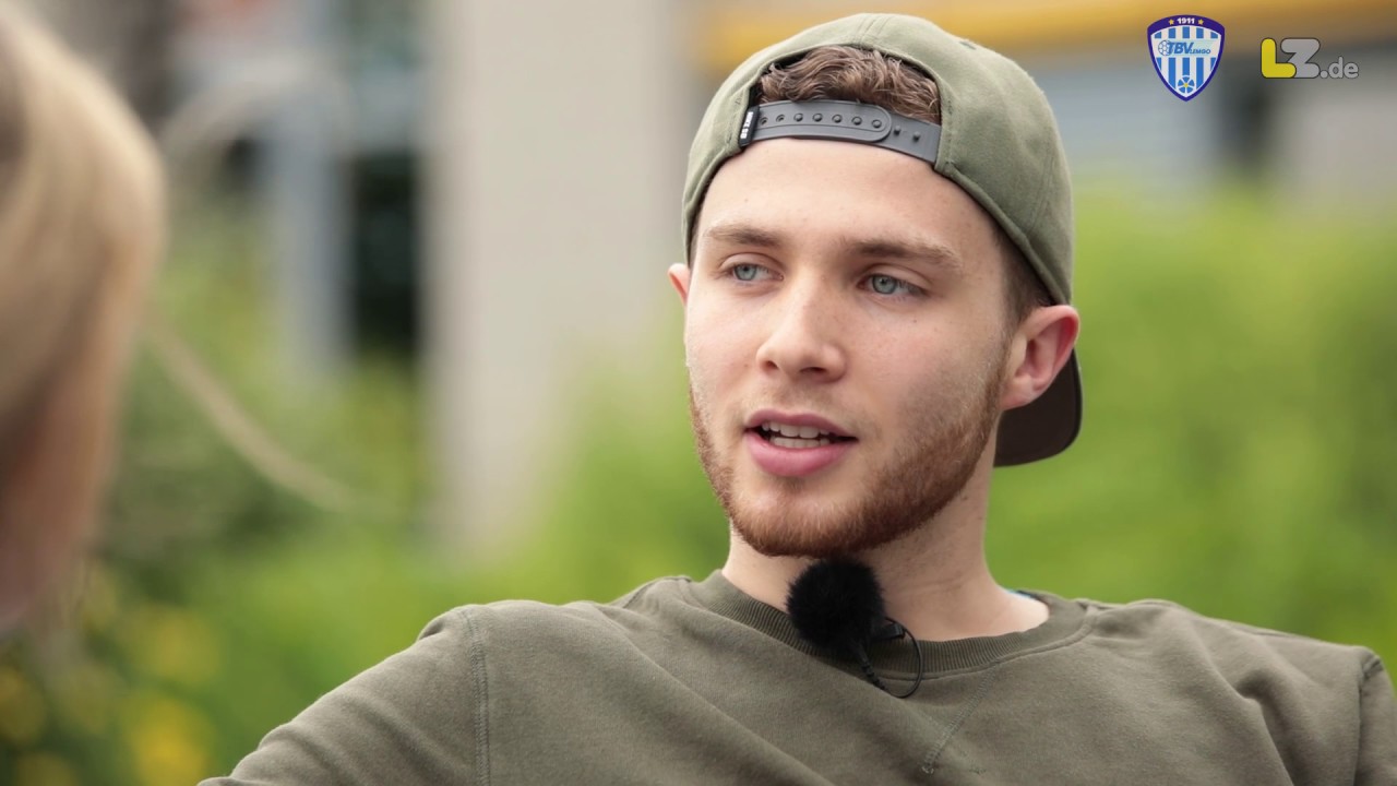 Folge 3: Das blau-weisse Sofa mit Dominik Ebner - YouTube