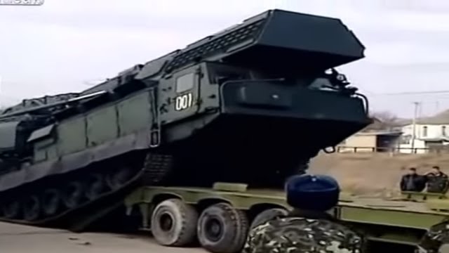UKraine War - Russian heavy military hardware arrives to Crimea Ukraine ...
