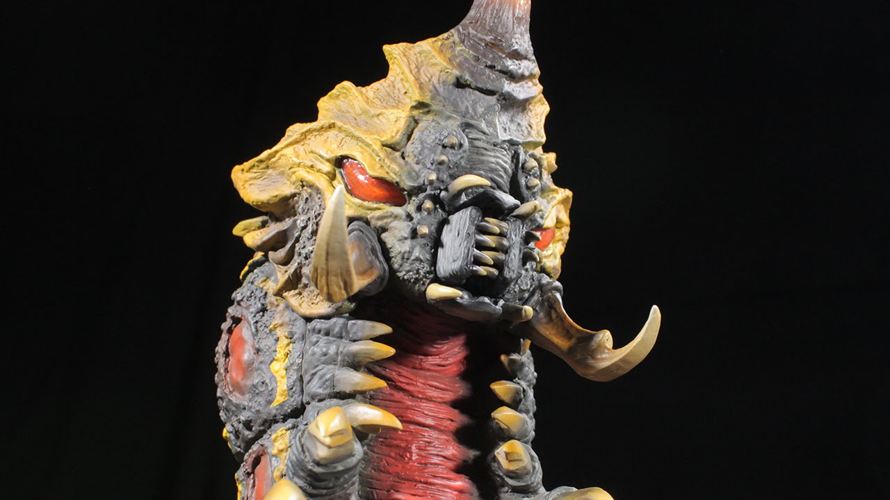 X-Plus Toho 30CM Series Battra Larva Review - YouTube