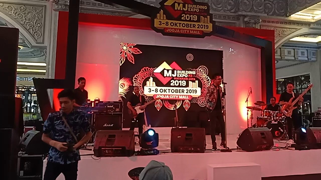 Jikustik Puisi - Brian Prasetyoadi JCM - YouTube