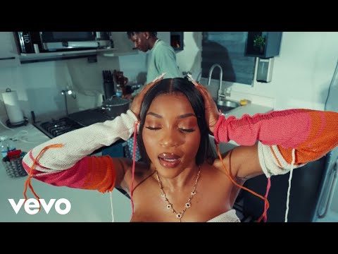 Moyann, Shakespeare - Share (Official Video)