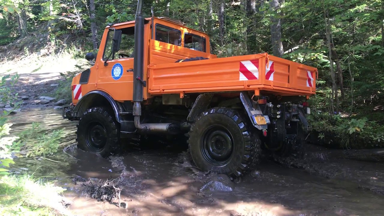 VOBS 2018 Unimog u1200 water fording - YouTube