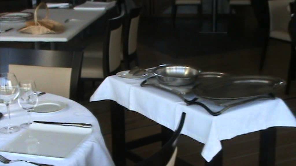 SERVICE A L'ANGLAISE - YouTube