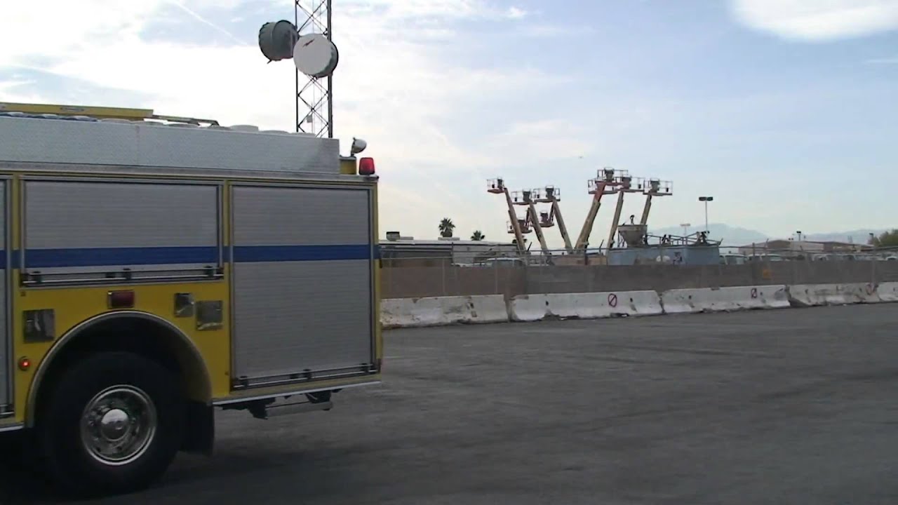 Las Vegas Fire Engine: CCFD Engine and Rescue 24 Driving By - YouTube