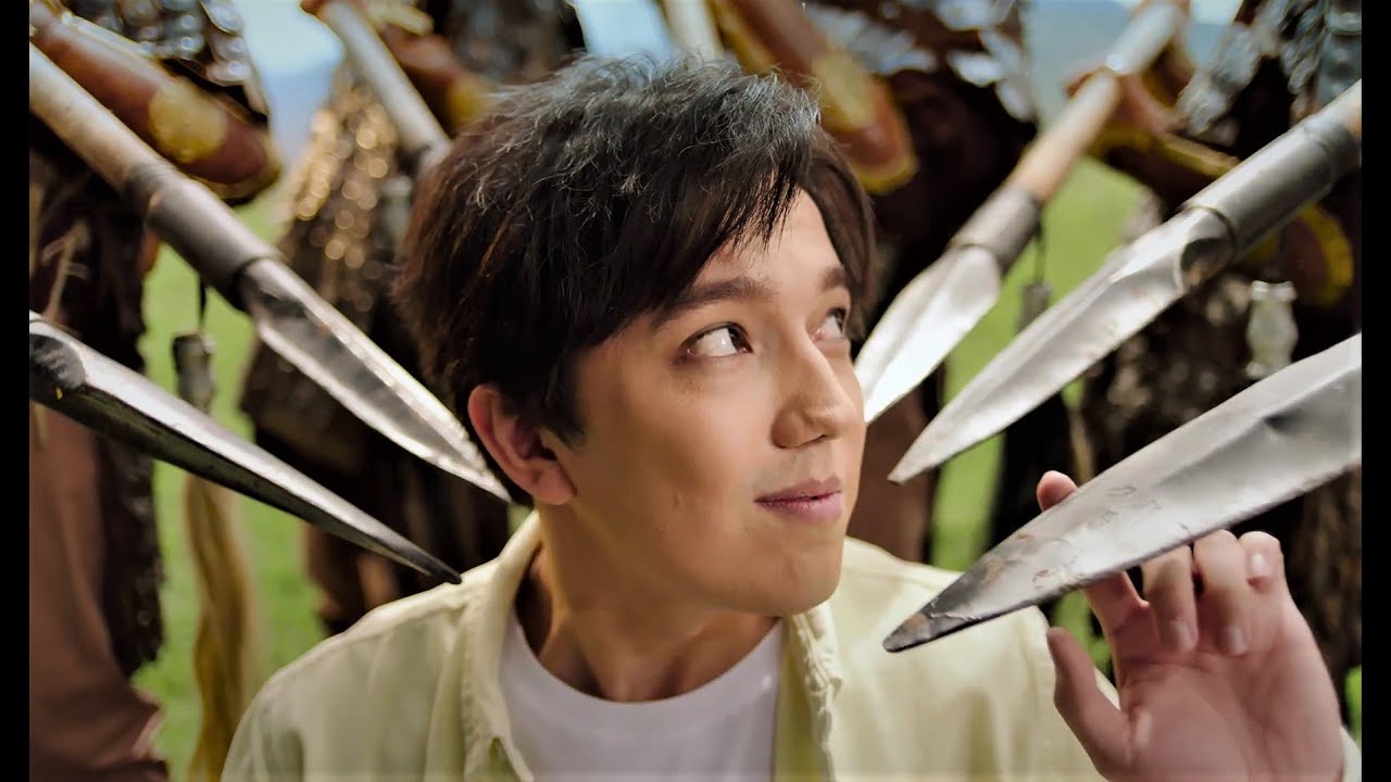 Димаш 迪玛希 Dimash ’s funny advertising video for Sberbank (Official HD ...