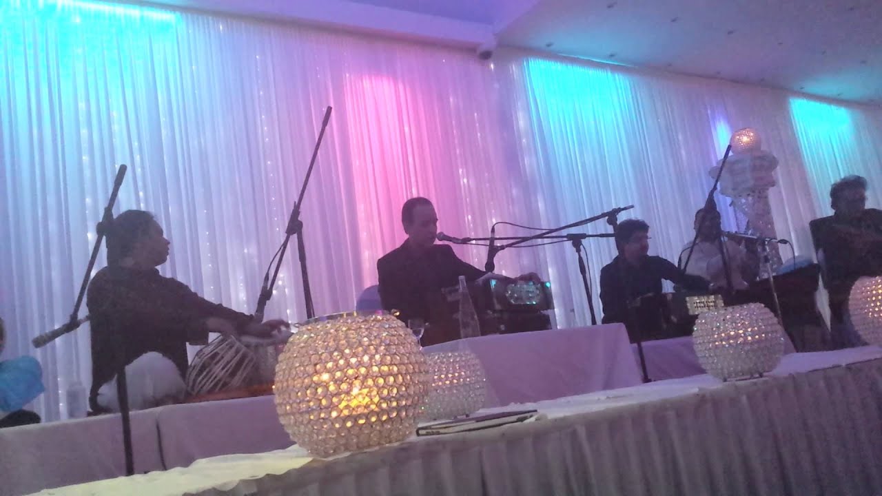 Akhtar Shoukat Live - Roze Sadaaye Man - YouTube