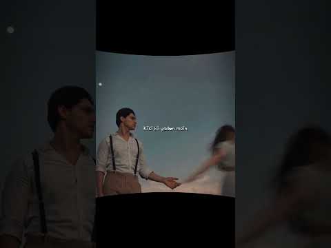 kisi ki yaadon mein khoye hue 💗👀 || New WhatsApp Status / Lyrics Status #shorts #love #status #like