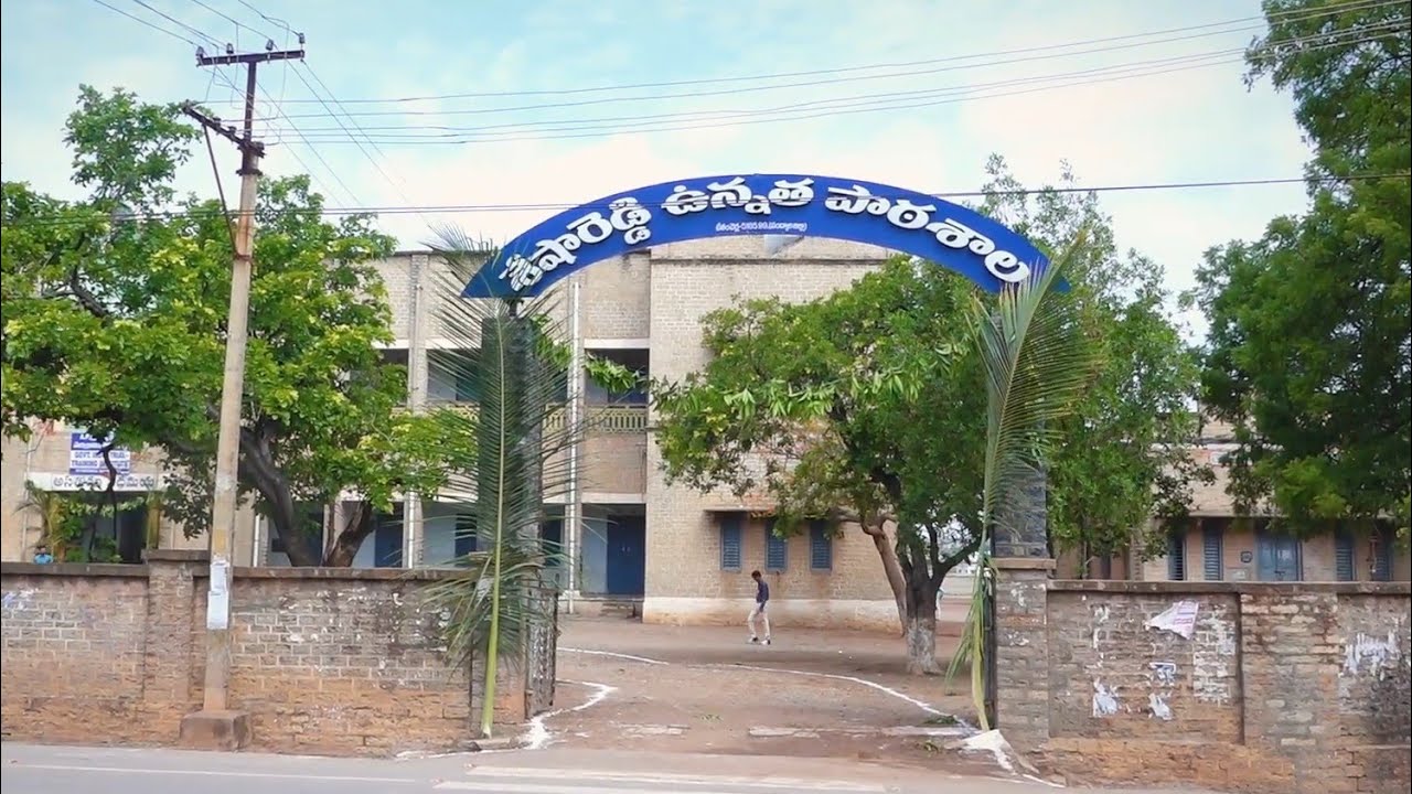 Sesha Reddy Highschool,Betamcherla. 10 Class Batch 2000@2001 . - YouTube