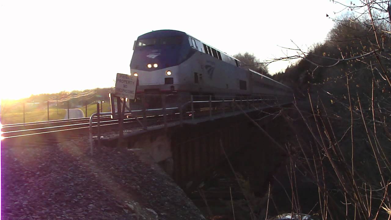 Amtrak Missouri River Runner- 19:05, 3 Apr 11 Over Moreau River Bridge ...