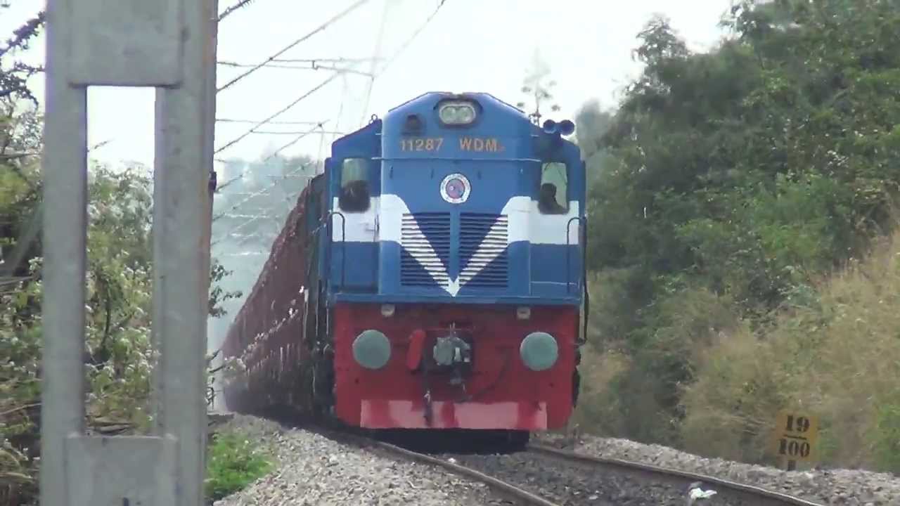 Indian Railways Rare and most powerful ALCo WDM 3F slanted hood and WDM ...