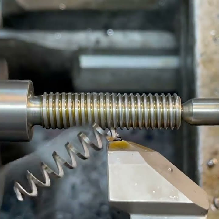 Single point threading on lathe machine Germany lathe machine #short - YouTube