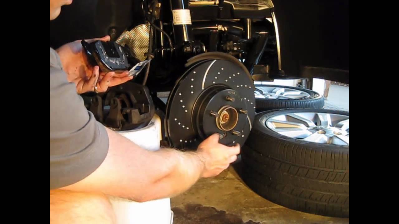 Range Rover MKIII - Replace Brake Pads and Rotors - YouTube