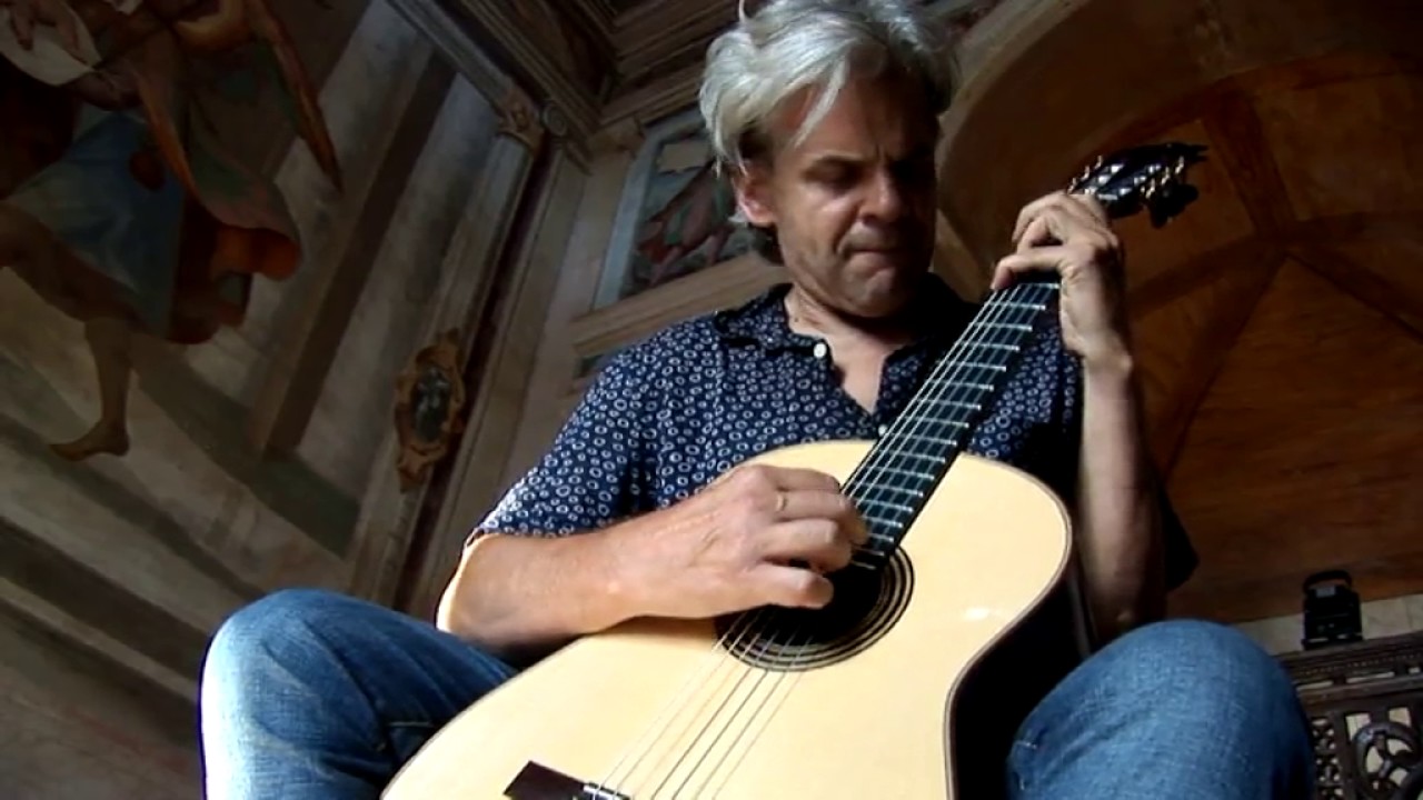 Giovanni Ferro a Un Paese a Sei Corde - YouTube