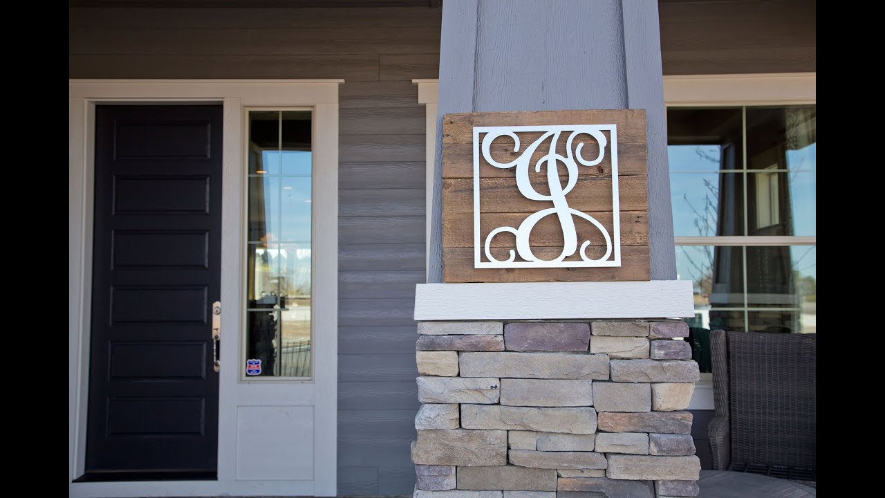 How to Make a Rustic Wall Plaque with Pallet Boards - YouTube