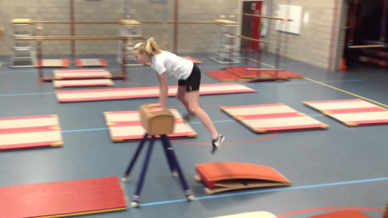 Turncircuit spreidsprong bok - YouTube