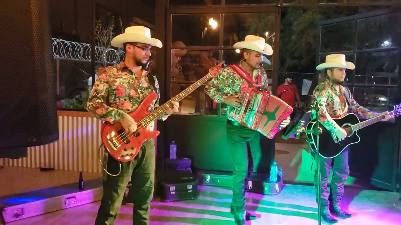 Novillos de la Sierra en Vivo - YouTube