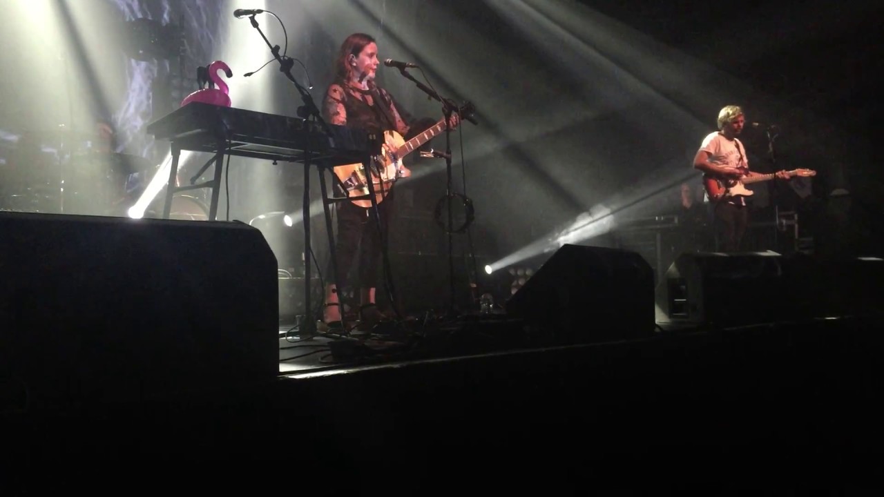 Slowdive - Dagger, live @ O2 ABC - YouTube Music