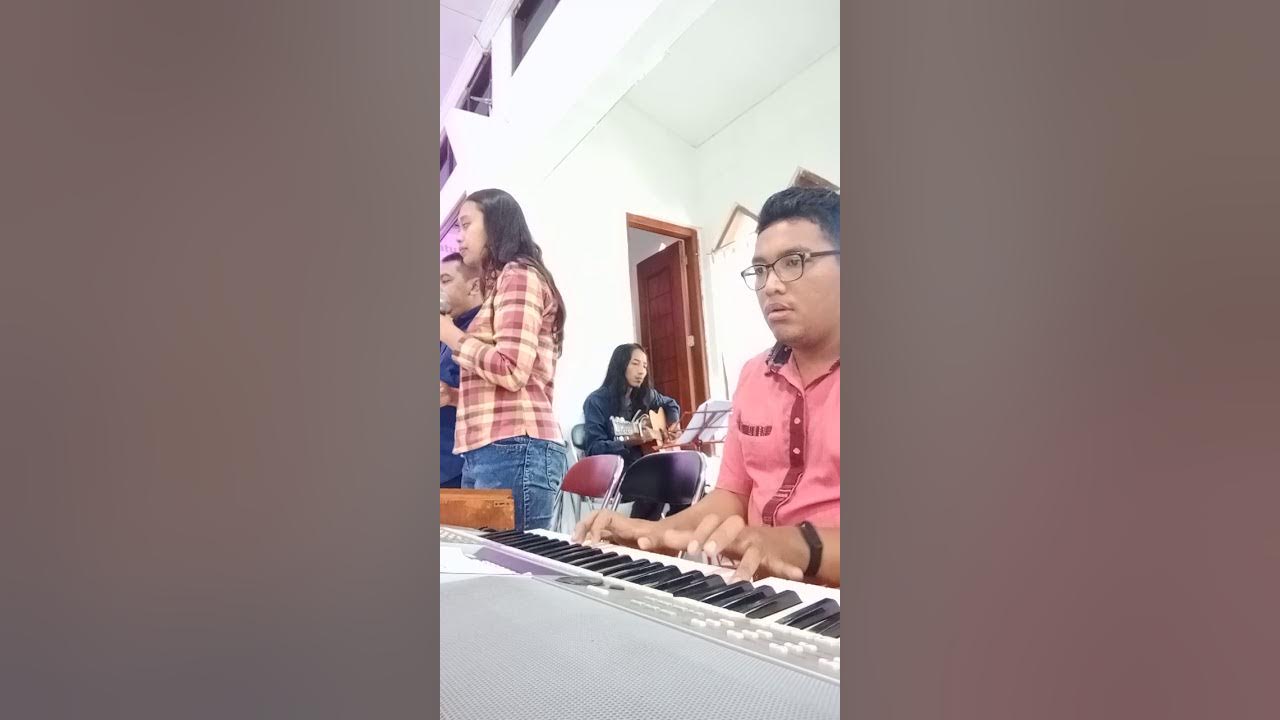 KJ 37b (Batu Karang Yang Teguh) - GKJTU Jemaat Bendosari - YouTube