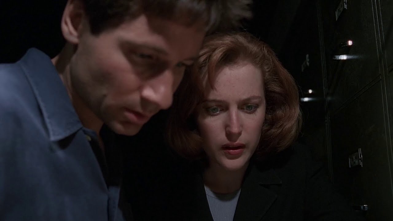 The X-Files - Mulder and Scully see UFO near the Strughold Mining ...