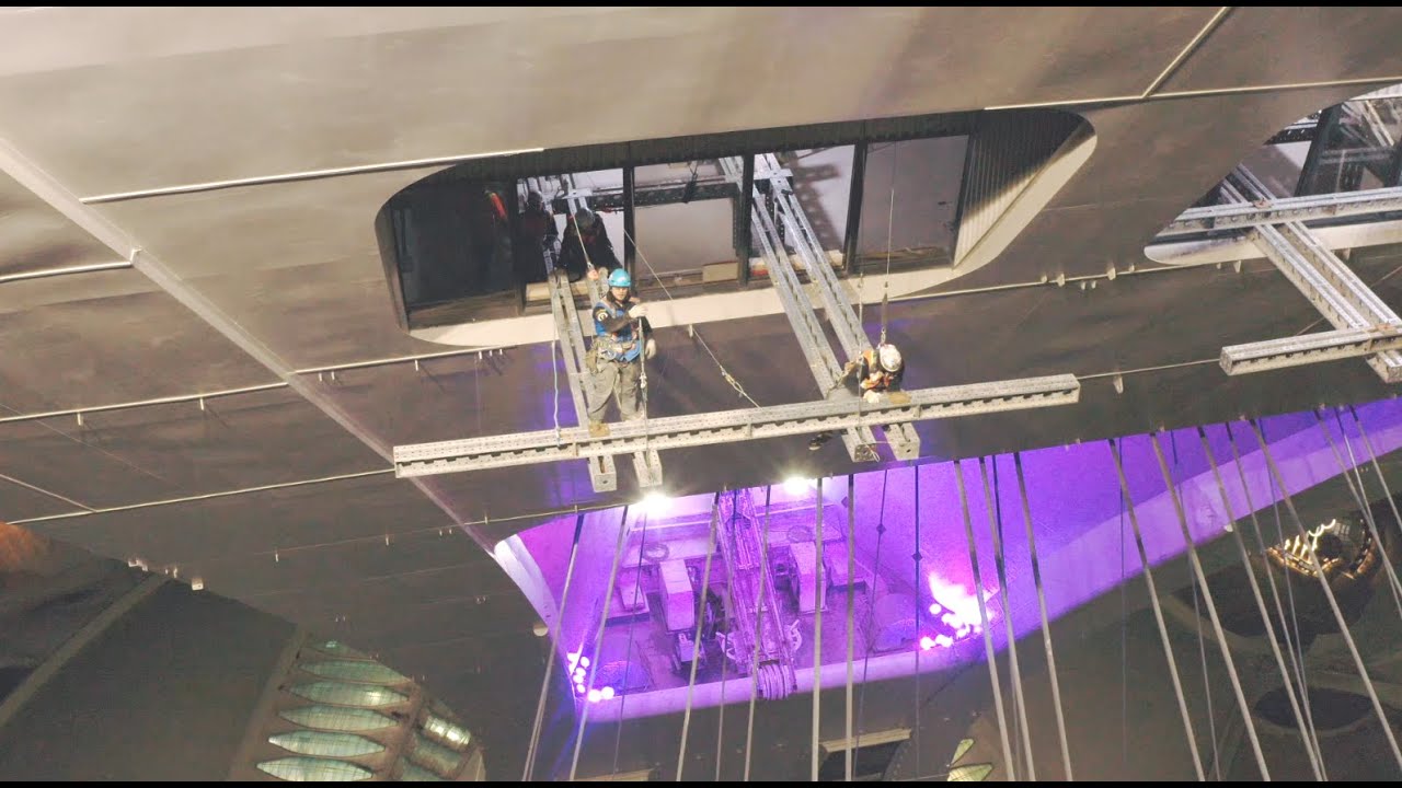 Rénovations à l’Observatoire de la Tour de Montréal : un échafaudage ...