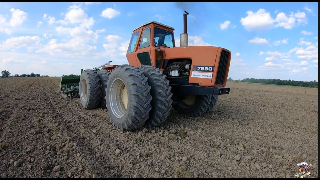 Planting Soybeans with an Allis Chalmers 7580 tractor & Great Plains ...