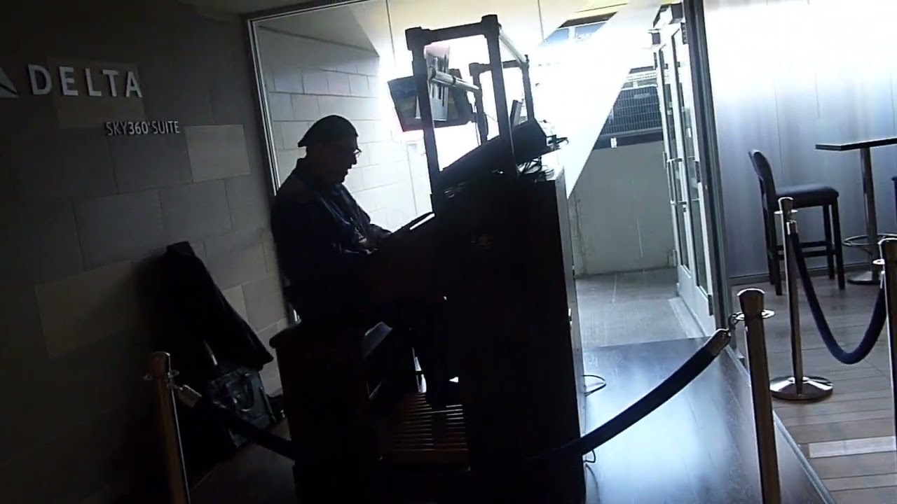 Ed Alstrom at the Yankee Stadium Organ: What's Going On, 4/28/12 - YouTube