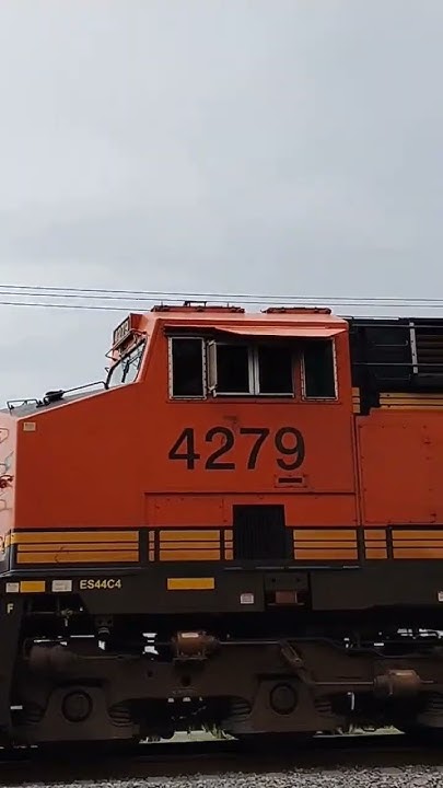 ES44C4 y SD70ACe de BNSF #trainsferromex #railway #ferrocarril #ferromex #railroad #railfan # ...