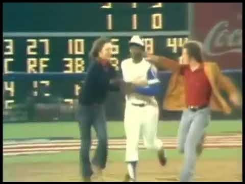 HANK AARON HITS 715TH HOME RUN VS. DODGERS (MLB THROWBACK 1974) - YouTube