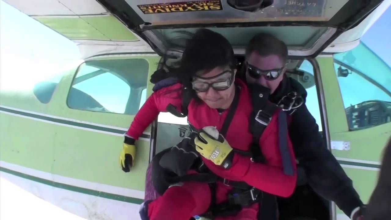 How delicious is a chicken burrito...during a SKYDIVE? - YouTube