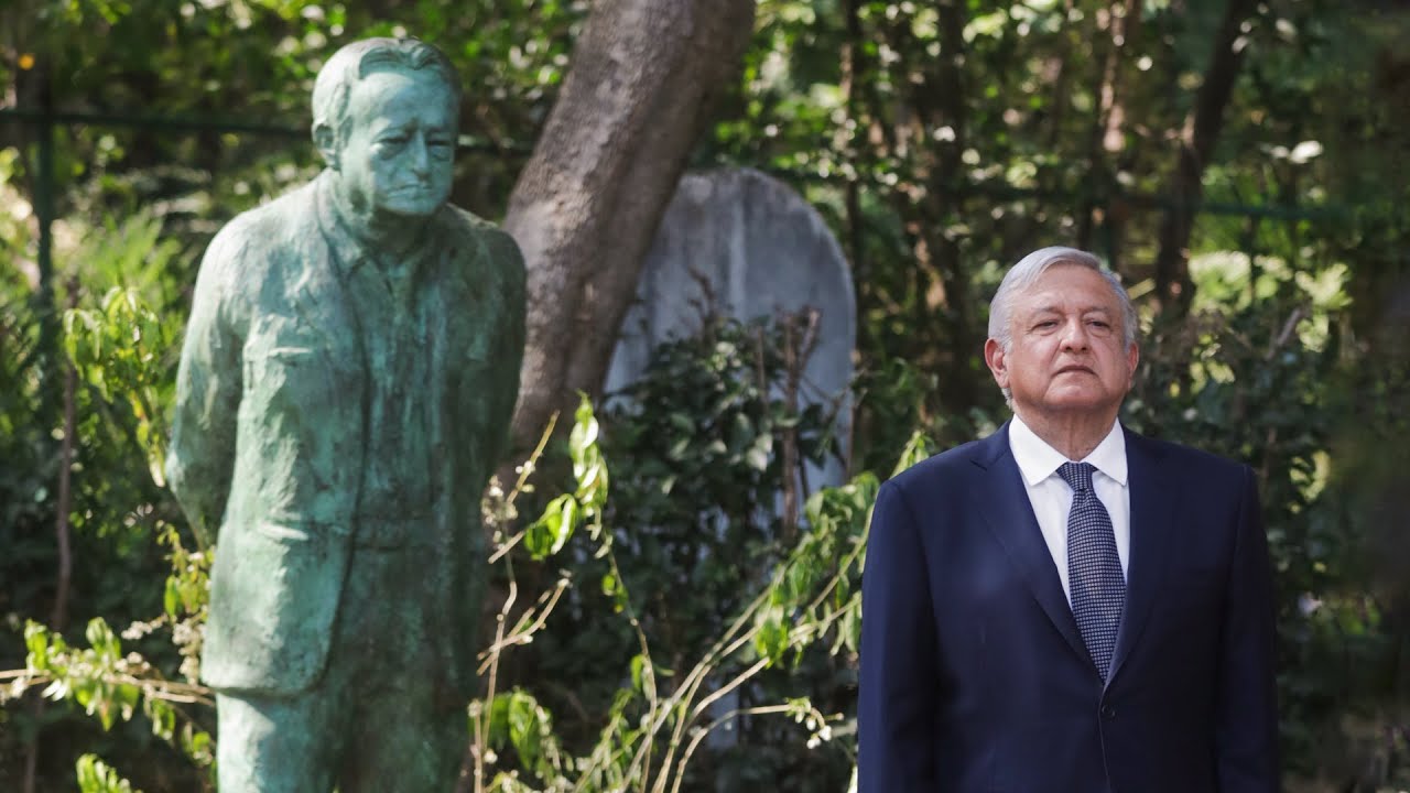 Ceremonia de Inhumación de Valentín Campa Salazar, desde la Rotonda de ...