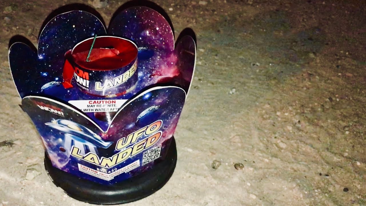 UFO LANDED - Firework Fountain - BoomWow Fireworks - YouTube