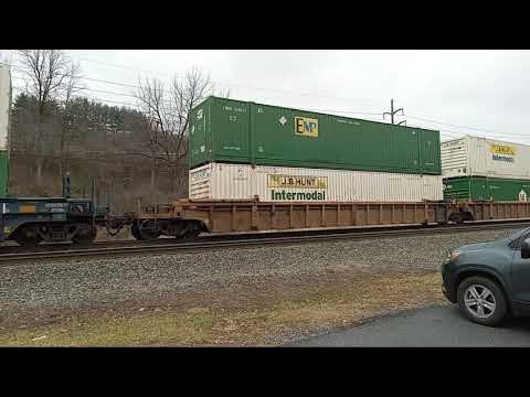 NS 4547 leads an intermodal train in Wyomissing, PA (I5P) - YouTube