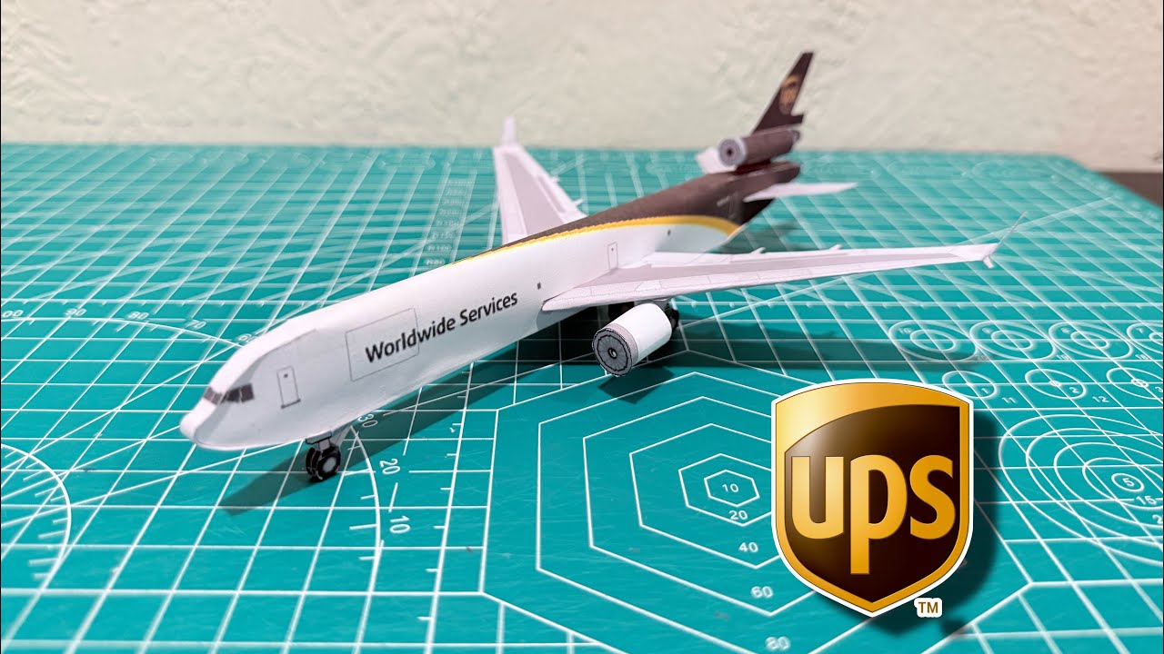 Papercraft Airigami UPS MD-11 - YouTube