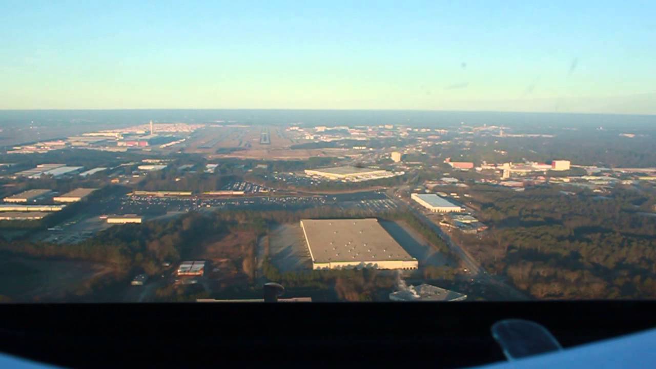 Airtran 717 Approach and Landing in ATL, runway 26R - YouTube