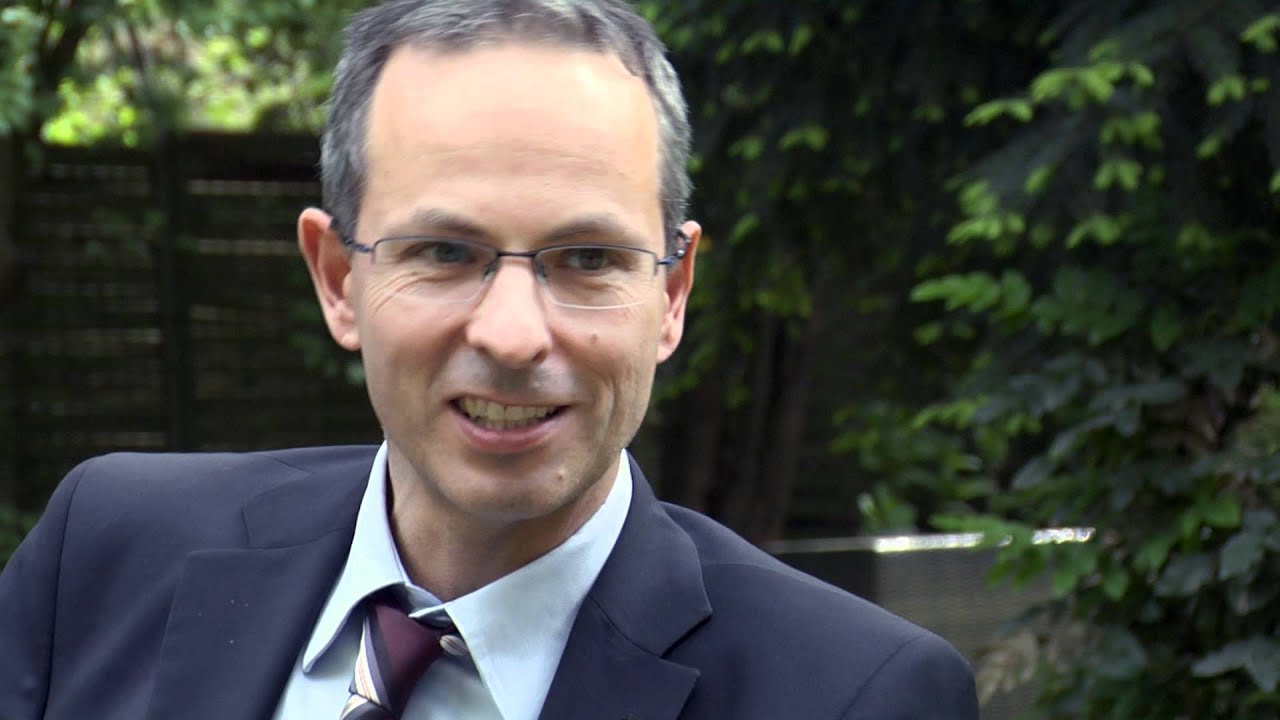 Sharp Solar on Tour: Dr. Henning Wicht von isuppli im Interview mit ...