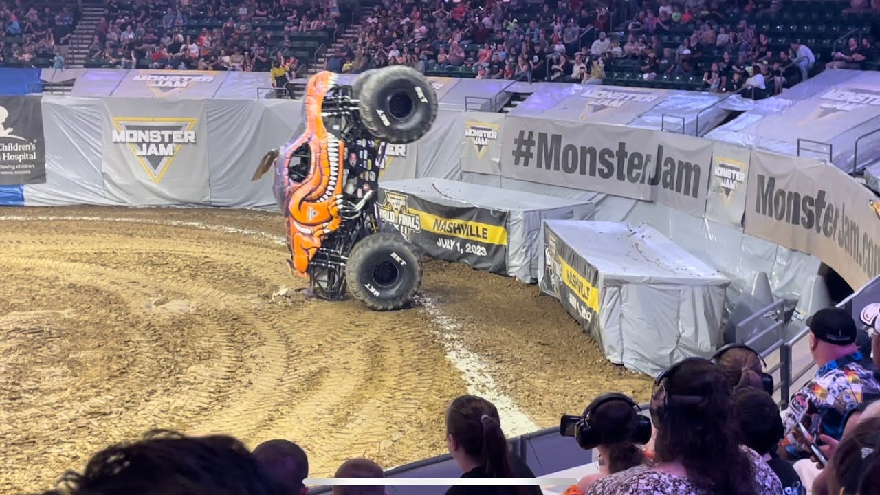 Monster Jam Moline Illinois Saturday Evening Full show - YouTube