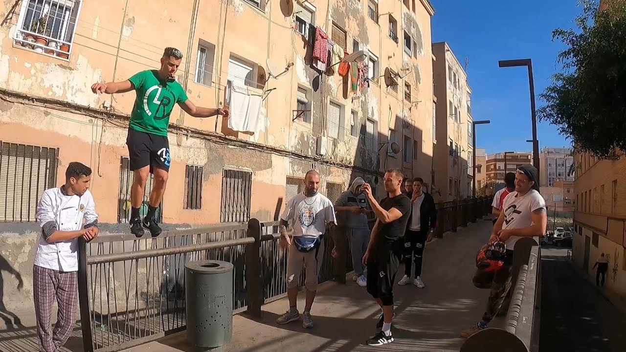 ALEX SEGURA VISITA NUESTRO BARRIO (PARKOUR VLOG) - YouTube