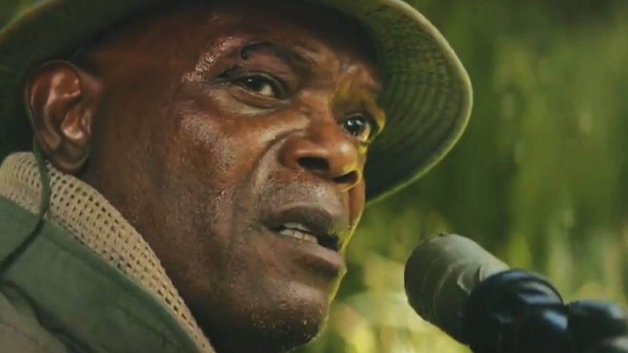 Samuel L. Jackson sees something scary - YouTube