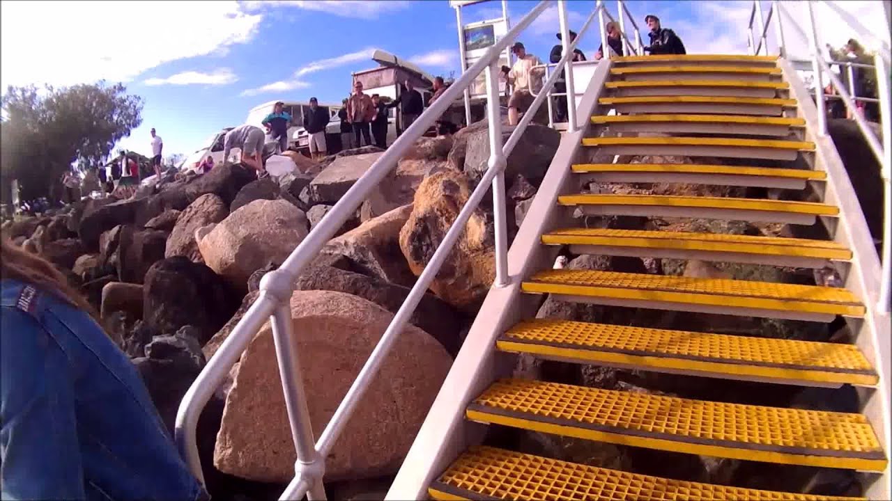 Gold Coast Seaway Clean Up Dive - 16 August 2015 - YouTube